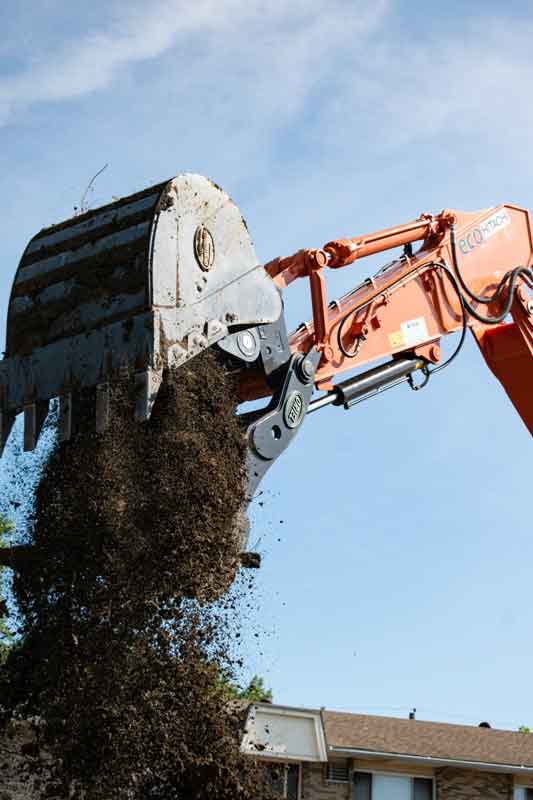 Choosing the Right Excavating Contractor Near You - Grounds One of Toledo
